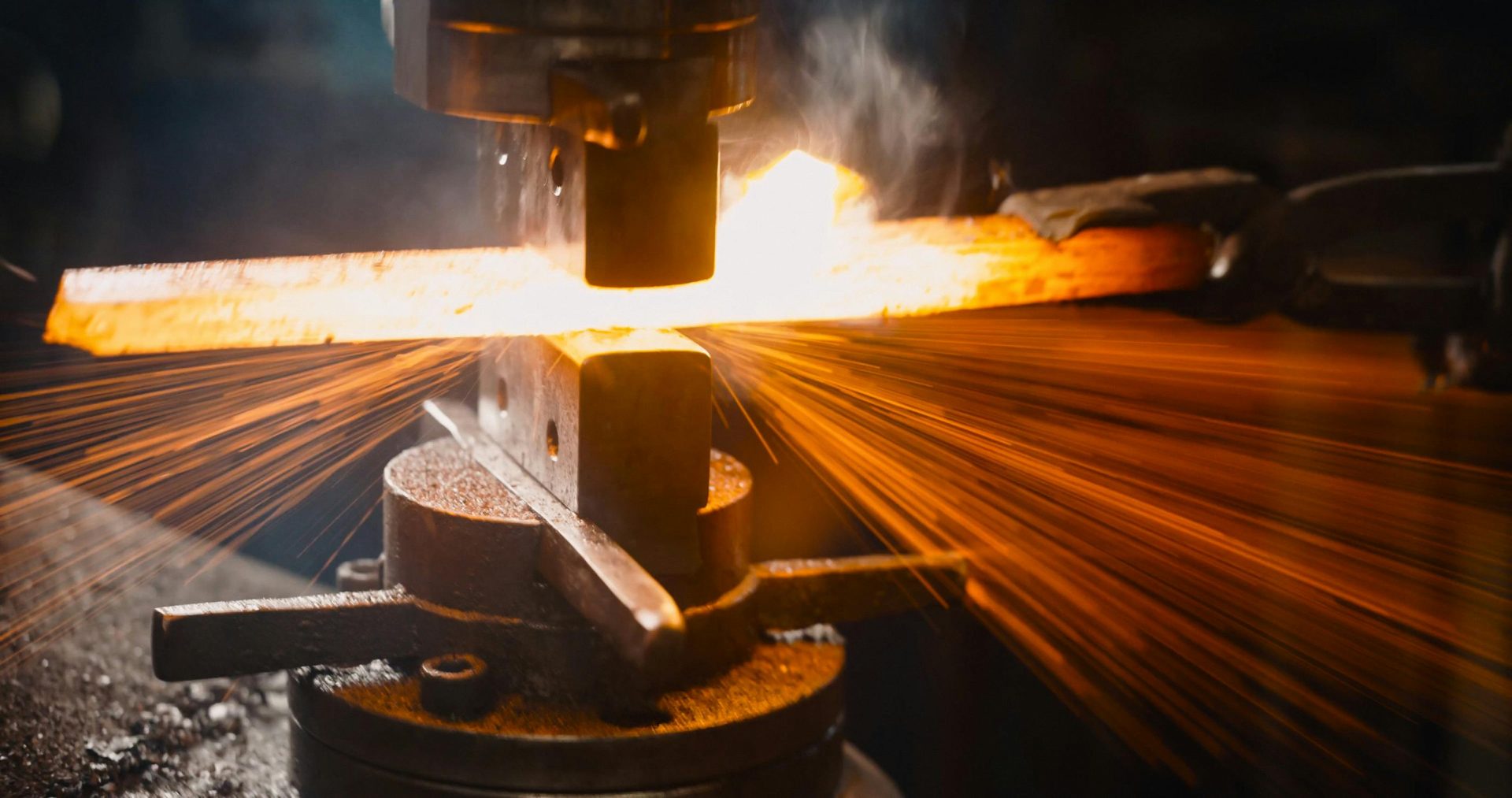 What Does a Metal Foundry Worker Do? - Cast Technologies